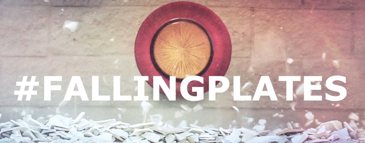 Falling plates – Leven in full colour